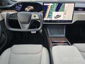 Серый Тесла Модель С 2022 в Юрмала, объемом двигателя 0.00 л и пробегом 47 тыс. км за 52990 €, фото 8 на AUTOMOTO.COM.LV