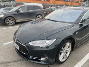 Tesla Model S 2014 in Klaipeda, with an engine capacity of 0.00 L and mileage of 175 thousand km for 10500 €, photo 3 on AUTOMOTO.COM.LV