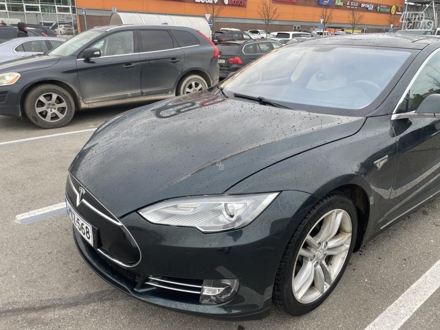 Tesla Model S 2014 in Klaipeda, with an engine capacity of 0.00 L and mileage of 175 thousand km for 10500 €, photo 3 on AUTOMOTO.COM.LV