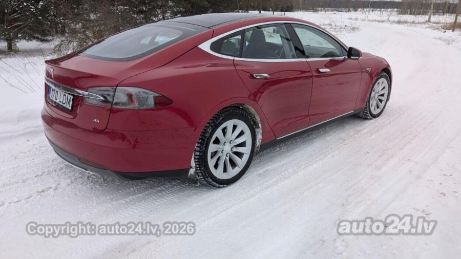 Tesla Model S 2014 in Keila, with an engine capacity of 0.00 L and mileage of 230 thousand km for 15000 €, photo 2 on AUTOMOTO.COM.LV