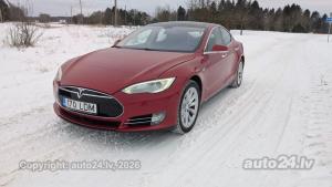 Tesla Model S 2014 in Keila, with an engine capacity of 0.00 L and mileage of 230 thousand km for 15000 €, photo 4 on AUTOMOTO.COM.LV