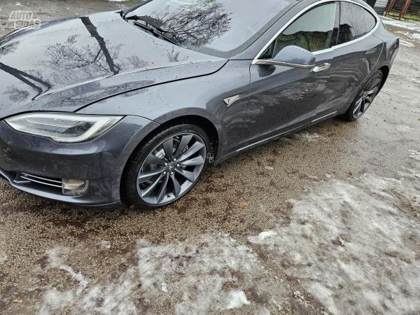 Tesla Model S 2015 in Silute, with an engine capacity of 0.00 L and mileage of 201 thousand km for 18000 €, photo 2 on AUTOMOTO.COM.LV