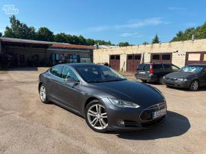 Tesla Model S 2015 Gargždai, ar dzinēja tilpumu 0.00 L un nobraukumu 142 tūkst. km par 11500 €, foto  vietnē AUTOMOTO.COM.LV