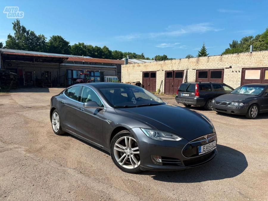 Tesla Model S 2015 in Gargzdai, with an engine capacity of 0.00 L and mileage of 142 thousand km for 11500 €, photo 1 on AUTOMOTO.COM.LV
