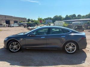 Tesla Model S 2015 in Gargzdai, with an engine capacity of 0.00 L and mileage of 142 thousand km for 11500 €, photo 4 on AUTOMOTO.COM.LV