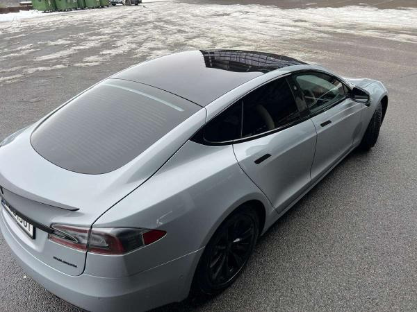 Tesla Model S 2016 Kauņa, ar dzinēja tilpumu 0.00 L un nobraukumu 48 tūkst. km par 31200 €, foto 9 vietnē AUTOMOTO.COM.LV