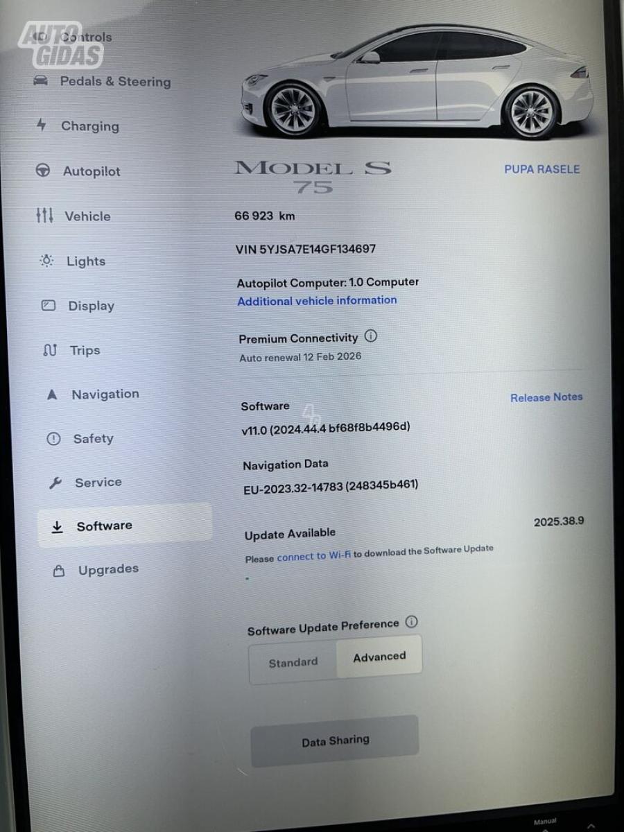Tesla Model S 2016 in Marijampole, with an engine capacity of 0.00 L and mileage of 70 thousand km for 18999 €, photo 2 on AUTOMOTO.COM.LV