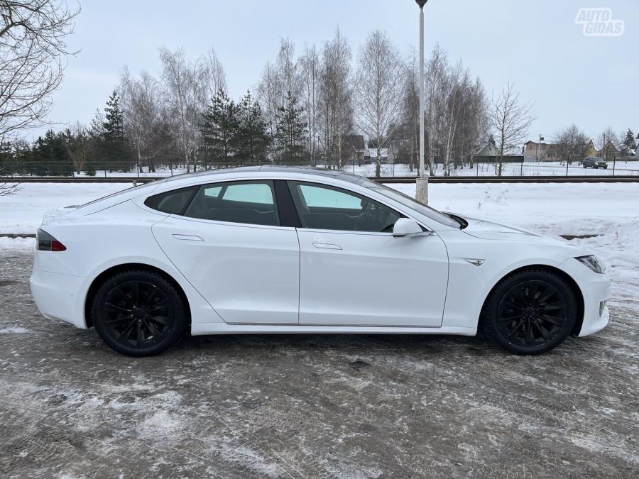 Tesla Model S 2016 in Marijampole, with an engine capacity of 0.00 L and mileage of 70 thousand km for 18999 €, photo 6 on AUTOMOTO.COM.LV