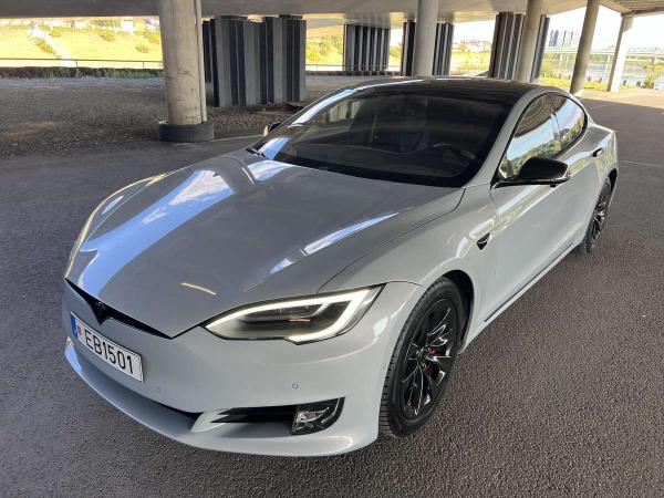 Tesla Model S 2016 in Kaunas on AUTOMOTO.COM.LV Tesla Model S 2016 in Kaunas, with an engine capacity of 0.00 L and mileage of 60 thousand km for 25410 ā¬, photo 4 on AUTOMOTO.COM.LV