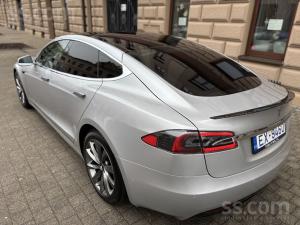 Tesla Model S 2017 in Riga, with an engine capacity of 0.00 L and mileage of 176 thousand km for 21550 €, photo 4 on AUTOMOTO.COM.LV