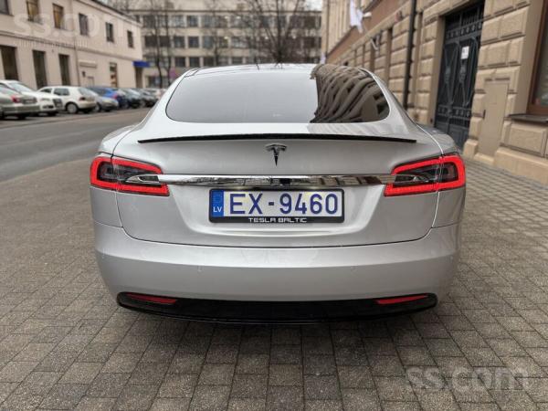 Tesla Model S 2017 in Riga, with an engine capacity of 0.00 L and mileage of 176 thousand km for 21550 €, photo 8 on AUTOMOTO.COM.LV