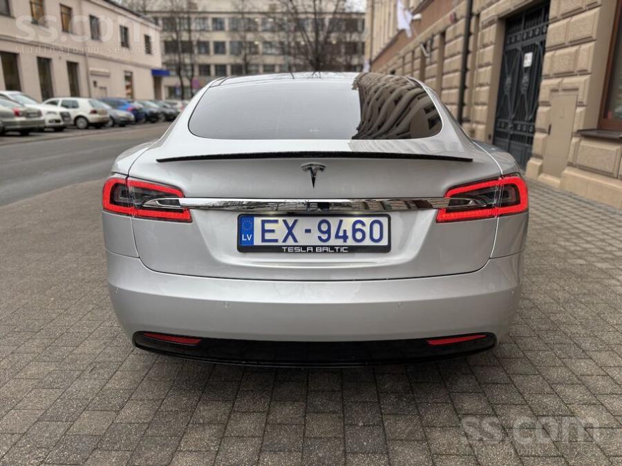 Tesla Model S 2017 in Riga, with an engine capacity of 0.00 L and mileage of 176 thousand km for 21550 €, photo 8 on AUTOMOTO.COM.LV