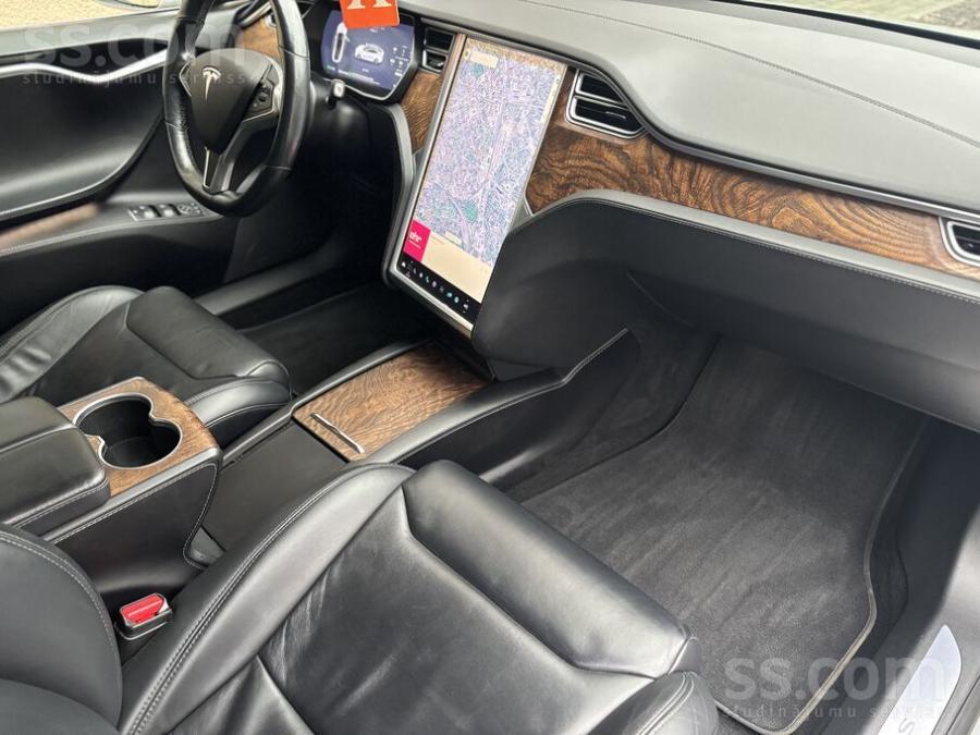 Tesla Model S 2017 in Riga, with an engine capacity of 0.00 L and mileage of 176 thousand km for 21550 €, photo 10 on AUTOMOTO.COM.LV