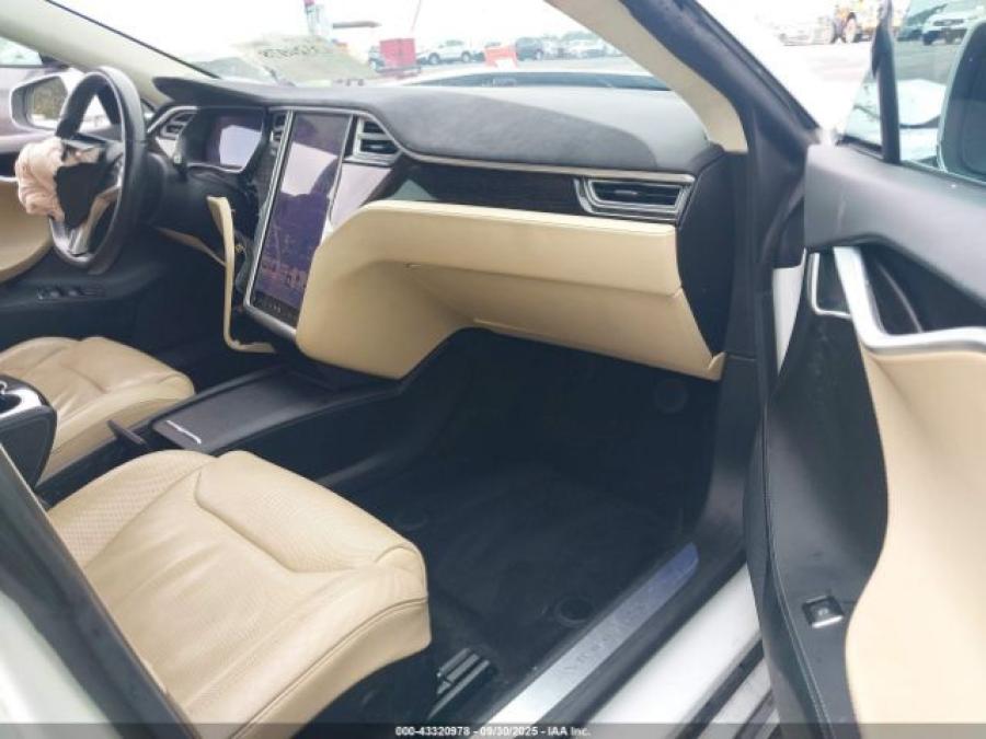 Tesla Model S 2017 Klaipėda, ar dzinēja tilpumu 0.00 L un nobraukumu 0 tūkst. km par 4650 €, foto 4 vietnē AUTOMOTO.COM.LV