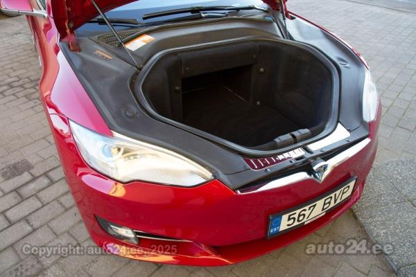 Sarkans Tesla Model S 2014 Tallina, ar dzinēja tilpumu 0.00 L un nobraukumu 282 tūkst. km par 14990 €, foto 11 vietnē AUTOMOTO.COM.LV