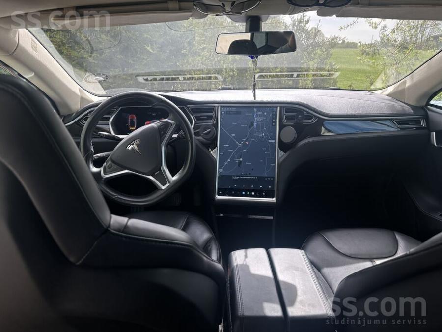 Sarkans Tesla Model S 2014 Liepāja, ar dzinēja tilpumu 0.00 L un nobraukumu 0 tūkst. km par 14999 €, foto 9 vietnē AUTOMOTO.COM.LV