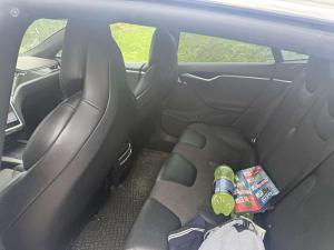 Sarkans Tesla Model S 2016 Kauņa, ar dzinēja tilpumu 0.00 L un nobraukumu 240 tūkst. km par 14500 €, foto 8 vietnē AUTOMOTO.COM.LV