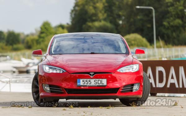 Red Tesla Model S 2018 in Tallinn, with an engine capacity of 0.00 L and mileage of 150 thousand km for 26500 €, photo 4 on AUTOMOTO.COM.LV