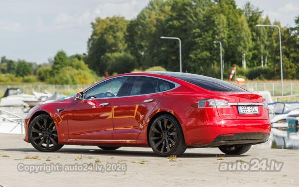Red Tesla Model S 2018 in Tallinn, with an engine capacity of 0.00 L and mileage of 150 thousand km for 26500 €, photo 11 on AUTOMOTO.COM.LV