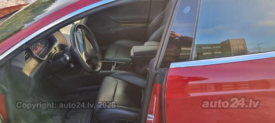 Red Tesla Model S 2019 in Tallinn, with an engine capacity of 0.00 L and mileage of 105 thousand km for 31000 €, photo 11 on AUTOMOTO.COM.LV