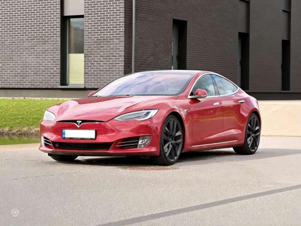Red Tesla Model S 2020 in Vilnius, with an engine capacity of 0.00 L and mileage of 278 thousand km for 26950 €, photo 1 on AUTOMOTO.COM.LV