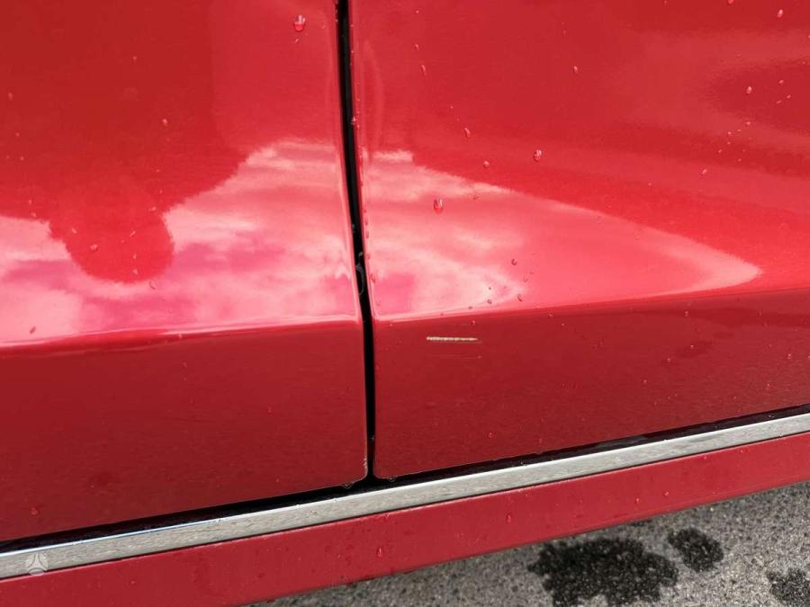 Red Tesla Model S 2020 in Vilnius, with an engine capacity of 0.00 L and mileage of 278 thousand km for 26950 €, photo 22 on AUTOMOTO.COM.LV