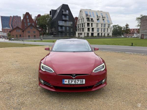 Sarkans Tesla Model S 2020 Klaipėda, ar dzinēja tilpumu 0.00 L un nobraukumu 52 tūkst. km par 28250 €, foto 1 vietnē AUTOMOTO.COM.LV