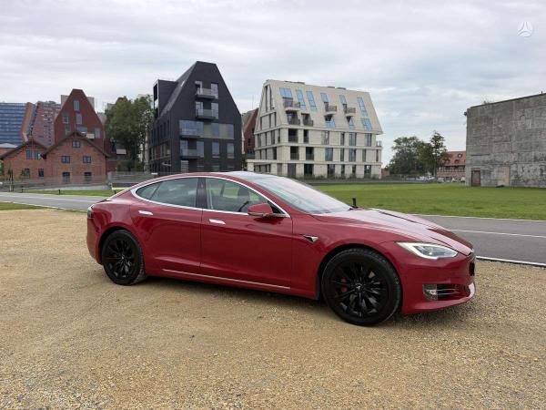 Sarkans Tesla Model S 2020 Klaipėda, ar dzinēja tilpumu 0.00 L un nobraukumu 52 tūkst. km par 28250 €, foto 4 vietnē AUTOMOTO.COM.LV