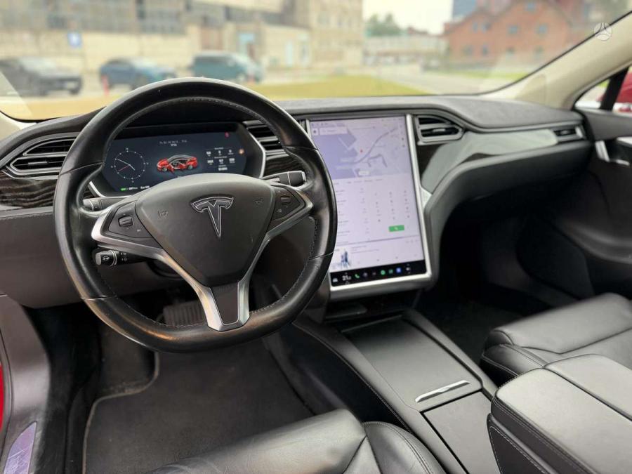 Sarkans Tesla Model S 2020 Klaipėda, ar dzinēja tilpumu 0.00 L un nobraukumu 52 tūkst. km par 28250 €, foto 8 vietnē AUTOMOTO.COM.LV