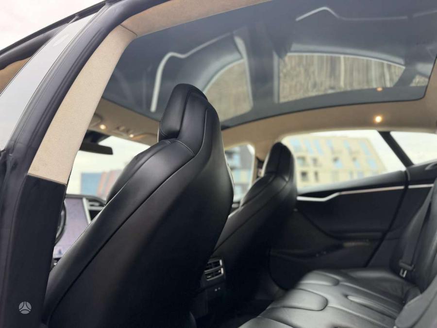 Sarkans Tesla Model S 2020 Klaipėda, ar dzinēja tilpumu 0.00 L un nobraukumu 52 tūkst. km par 28250 €, foto 12 vietnē AUTOMOTO.COM.LV