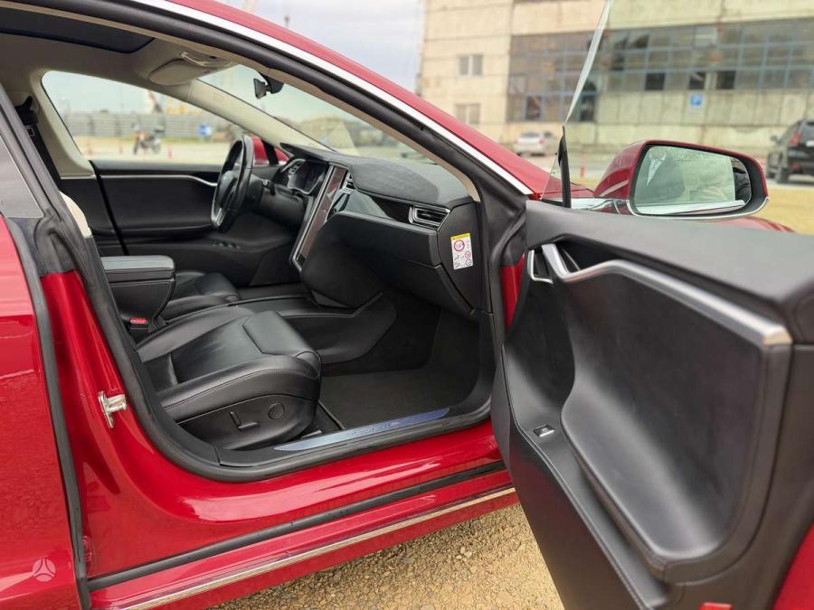 Sarkans Tesla Model S 2020 Klaipėda, ar dzinēja tilpumu 0.00 L un nobraukumu 52 tūkst. km par 28250 €, foto 14 vietnē AUTOMOTO.COM.LV