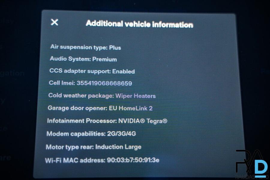 Red Tesla Model S 2014 in Riga, with an engine capacity of 0.00 L and mileage of 279 thousand km for 9990 €, photo 6 on AUTOMOTO.COM.LV