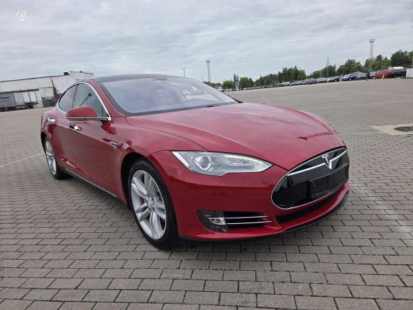 Sarkans Tesla Model S 2014 Marijampole, ar dzinēja tilpumu 0.00 L un nobraukumu 126 tūkst. km par 11500 €, foto 5 vietnē AUTOMOTO.COM.LV