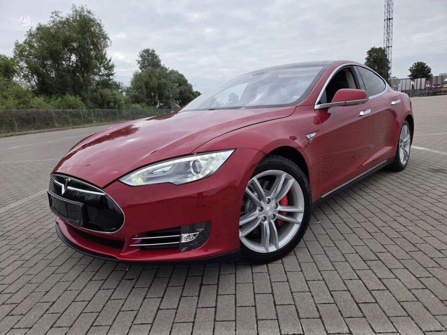 Sarkans Tesla Model S 2014 Marijampole, ar dzinēja tilpumu 0.00 L un nobraukumu 126 tūkst. km par 11500 €, foto 1 vietnē AUTOMOTO.COM.LV