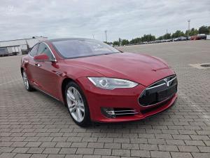 Sarkans Tesla Model S 2014 Marijampole, ar dzinēja tilpumu 0.00 L un nobraukumu 126 tūkst. km par 11500 €, foto 6 vietnē AUTOMOTO.COM.LV