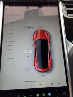 Sarkans Tesla Model S 2014 Marijampole, ar dzinēja tilpumu 0.00 L un nobraukumu 126 tūkst. km par 11500 €, foto 15 vietnē AUTOMOTO.COM.LV