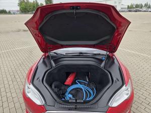 Sarkans Tesla Model S 2014 Marijampole, ar dzinēja tilpumu 0.00 L un nobraukumu 126 tūkst. km par 11500 €, foto 16 vietnē AUTOMOTO.COM.LV