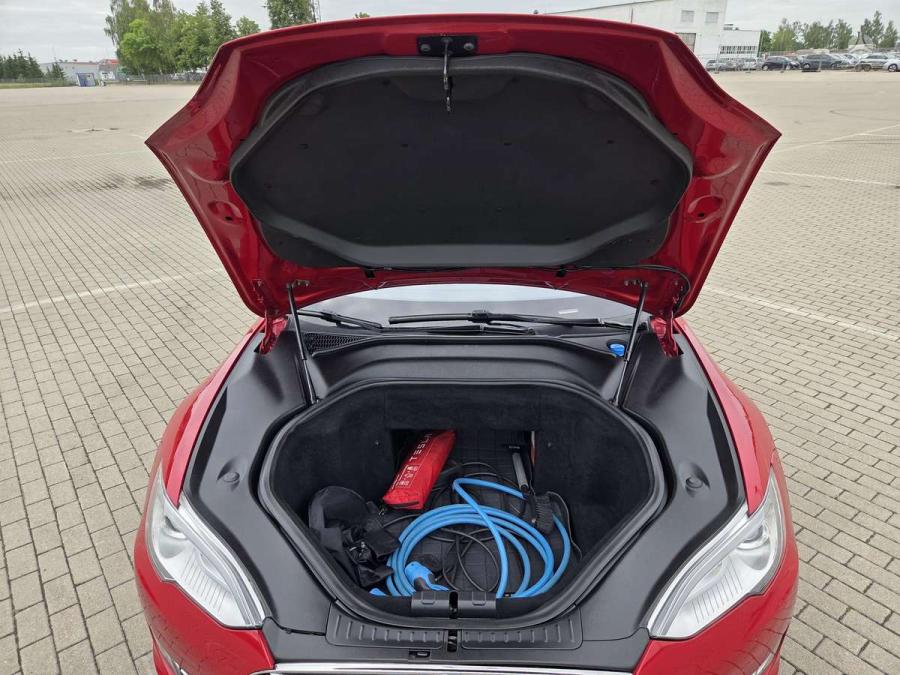 Sarkans Tesla Model S 2014 Marijampole, ar dzinēja tilpumu 0.00 L un nobraukumu 126 tūkst. km par 11500 €, foto 16 vietnē AUTOMOTO.COM.LV