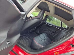 Sarkans Tesla Model S 2014 Marijampole, ar dzinēja tilpumu 0.00 L un nobraukumu 126 tūkst. km par 11500 €, foto 17 vietnē AUTOMOTO.COM.LV