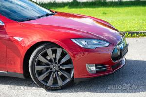 Sarkans Tesla Model S 2015 Tartu, ar dzinēja tilpumu 0.00 L un nobraukumu 178 tūkst. km par 19999 €, foto 5 vietnē AUTOMOTO.COM.LV