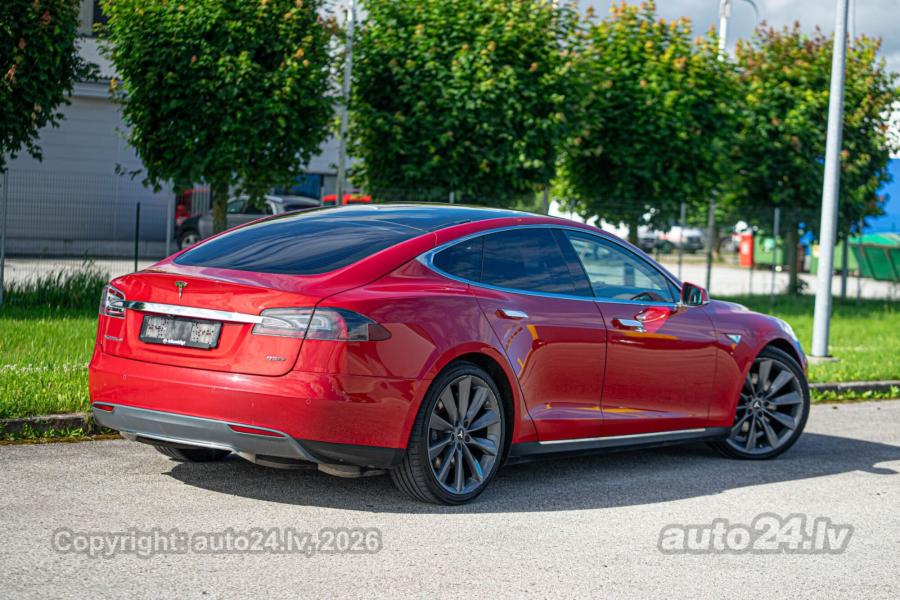 Sarkans Tesla Model S 2015 Tartu, ar dzinēja tilpumu 0.00 L un nobraukumu 178 tūkst. km par 19999 €, foto 6 vietnē AUTOMOTO.COM.LV