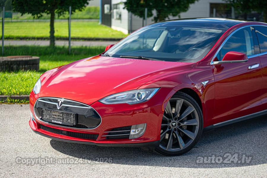 Sarkans Tesla Model S 2015 Tartu, ar dzinēja tilpumu 0.00 L un nobraukumu 178 tūkst. km par 19999 €, foto 12 vietnē AUTOMOTO.COM.LV