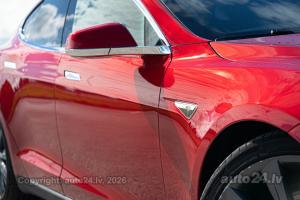 Sarkans Tesla Model S 2015 Tartu, ar dzinēja tilpumu 0.00 L un nobraukumu 178 tūkst. km par 19999 €, foto 13 vietnē AUTOMOTO.COM.LV