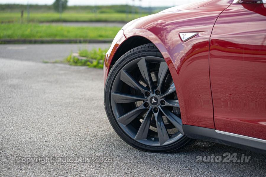 Sarkans Tesla Model S 2015 Tartu, ar dzinēja tilpumu 0.00 L un nobraukumu 178 tūkst. km par 19999 €, foto 15 vietnē AUTOMOTO.COM.LV