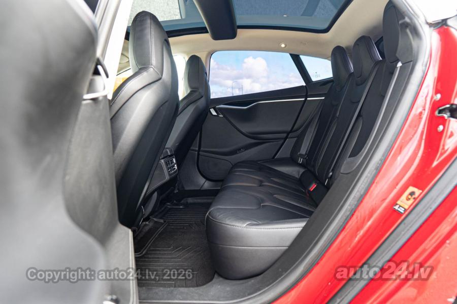 Sarkans Tesla Model S 2015 Tartu, ar dzinēja tilpumu 0.00 L un nobraukumu 178 tūkst. km par 19999 €, foto 18 vietnē AUTOMOTO.COM.LV