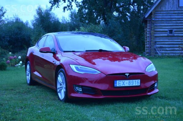 Sarkans Tesla Model S 2015 Rīga, ar dzinēja tilpumu 0.00 L un nobraukumu 260 tūkst. km par 18900 €, foto 1 vietnē AUTOMOTO.COM.LV