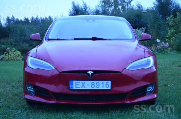 Sarkans Tesla Model S 2015 Rīga, ar dzinēja tilpumu 0.00 L un nobraukumu 260 tūkst. km par 18900 €, foto 3 vietnē AUTOMOTO.COM.LV