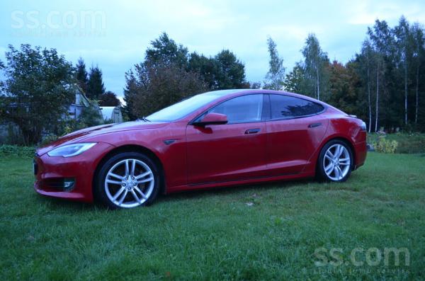 Sarkans Tesla Model S 2015 Rīga, ar dzinēja tilpumu 0.00 L un nobraukumu 260 tūkst. km par 18900 €, foto 6 vietnē AUTOMOTO.COM.LV