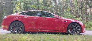 Sarkans Tesla Model S 2016 Kauņa, ar dzinēja tilpumu 0.00 L un nobraukumu 200 tūkst. km par 18300 €, foto 7 vietnē AUTOMOTO.COM.LV