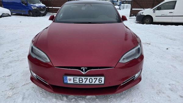 Sarkans Tesla Model S 2017 Tauragė, ar dzinēja tilpumu 0.00 L un nobraukumu 22 tūkst. km par 26800 €, foto 3 vietnē AUTOMOTO.COM.LV